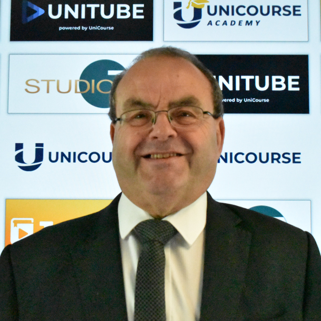 Our team - UniCourse